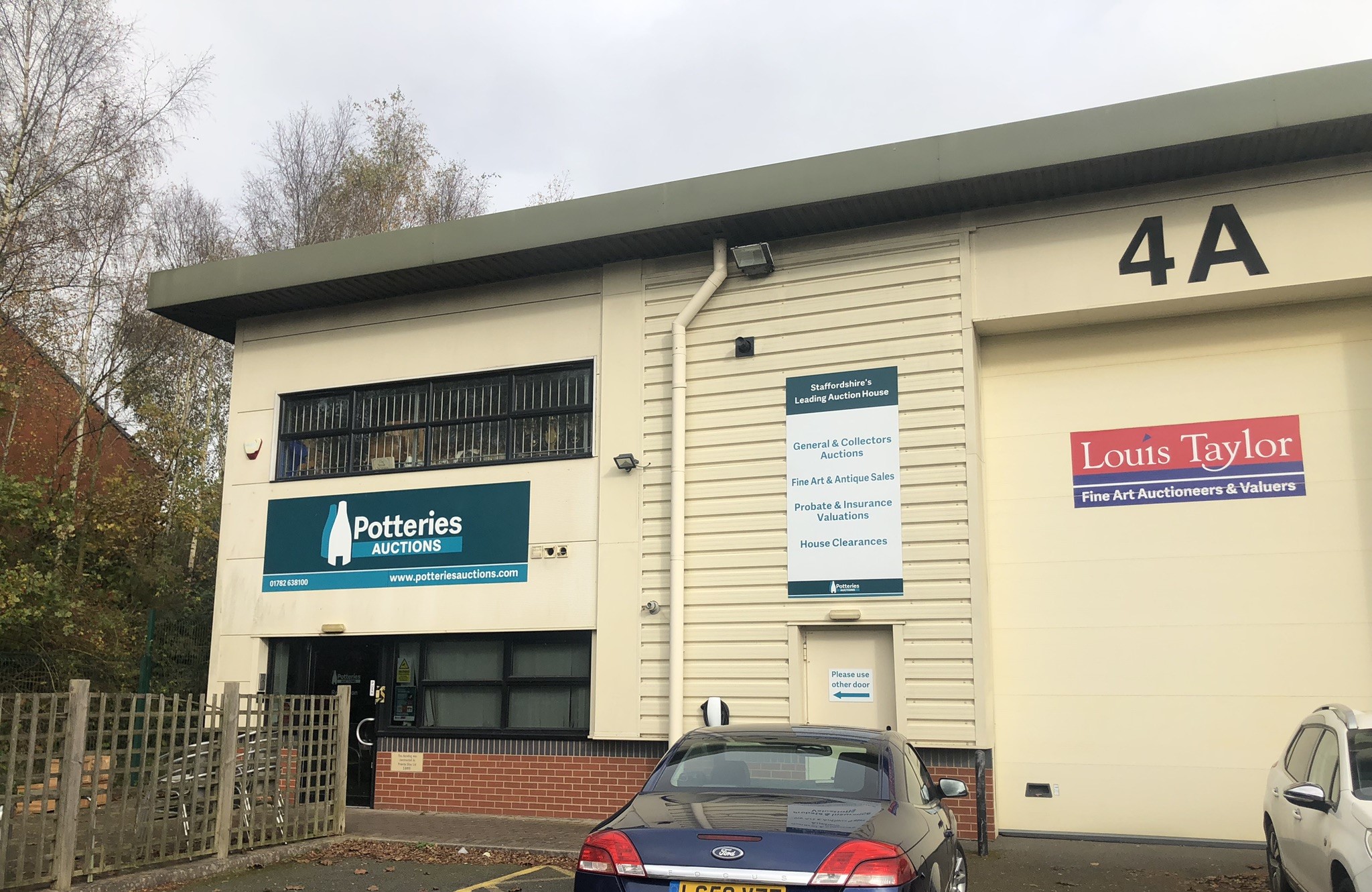 What to Expect at Your Valuation - Potteries Auctions