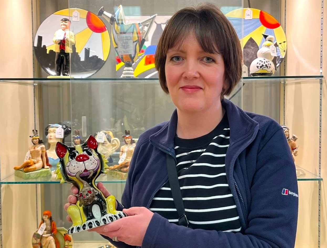 Lorna Bailey's Signature Colours: The Definitive Collector's Guide ...